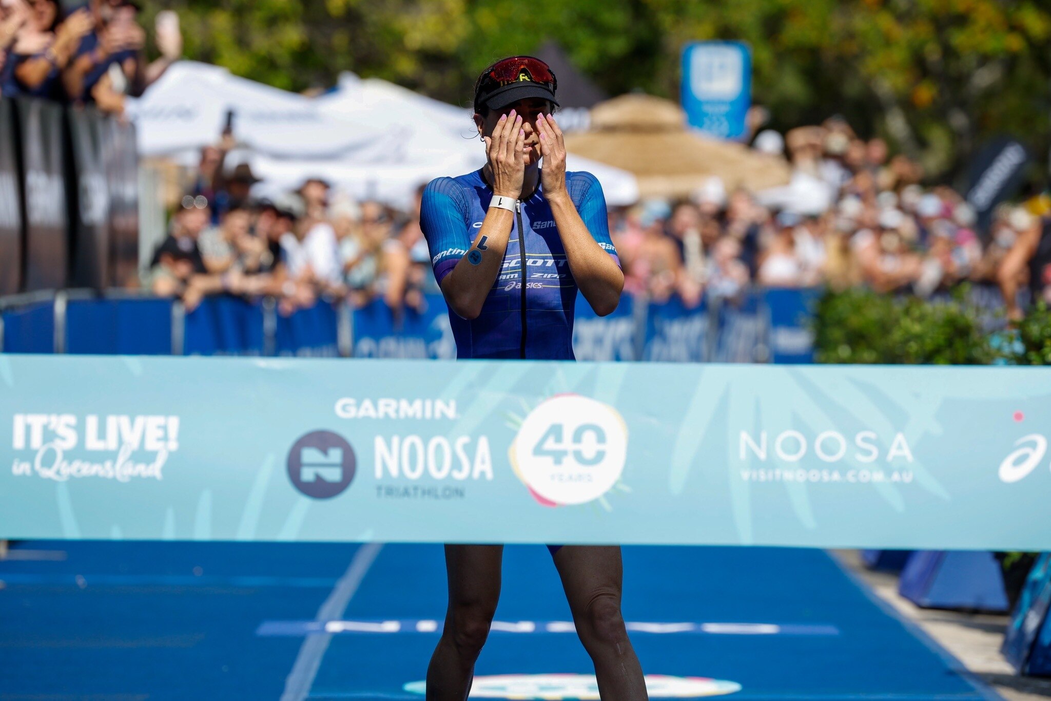 Ash Gentle wins record-extending tenth Noosa Triathlon title, Hayden ...