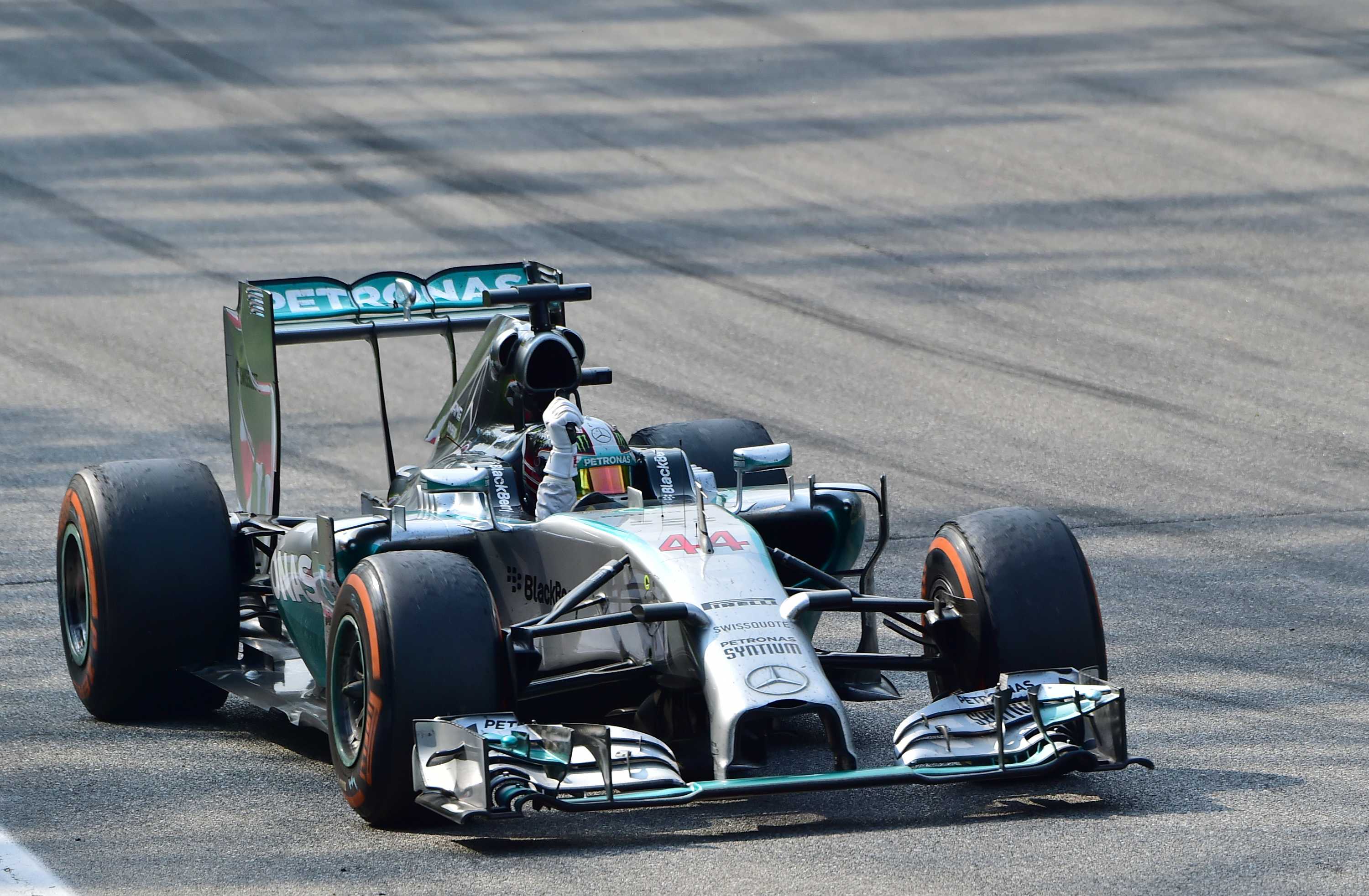 Lewis Hamilton wins Italian Grand Prix at Monza to reduce Nico Rosberg ...