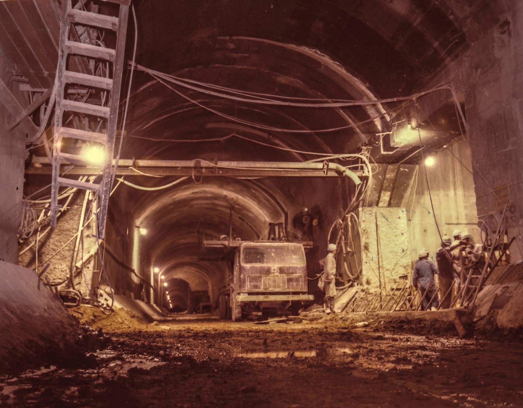 Melbourne Rail Link: City Loop construction photos give glimpse of what ...