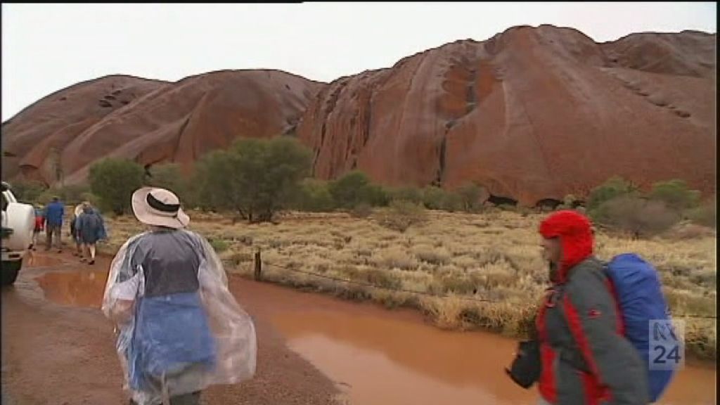Uluru drenched by first significant rainfall in three years - ABC News