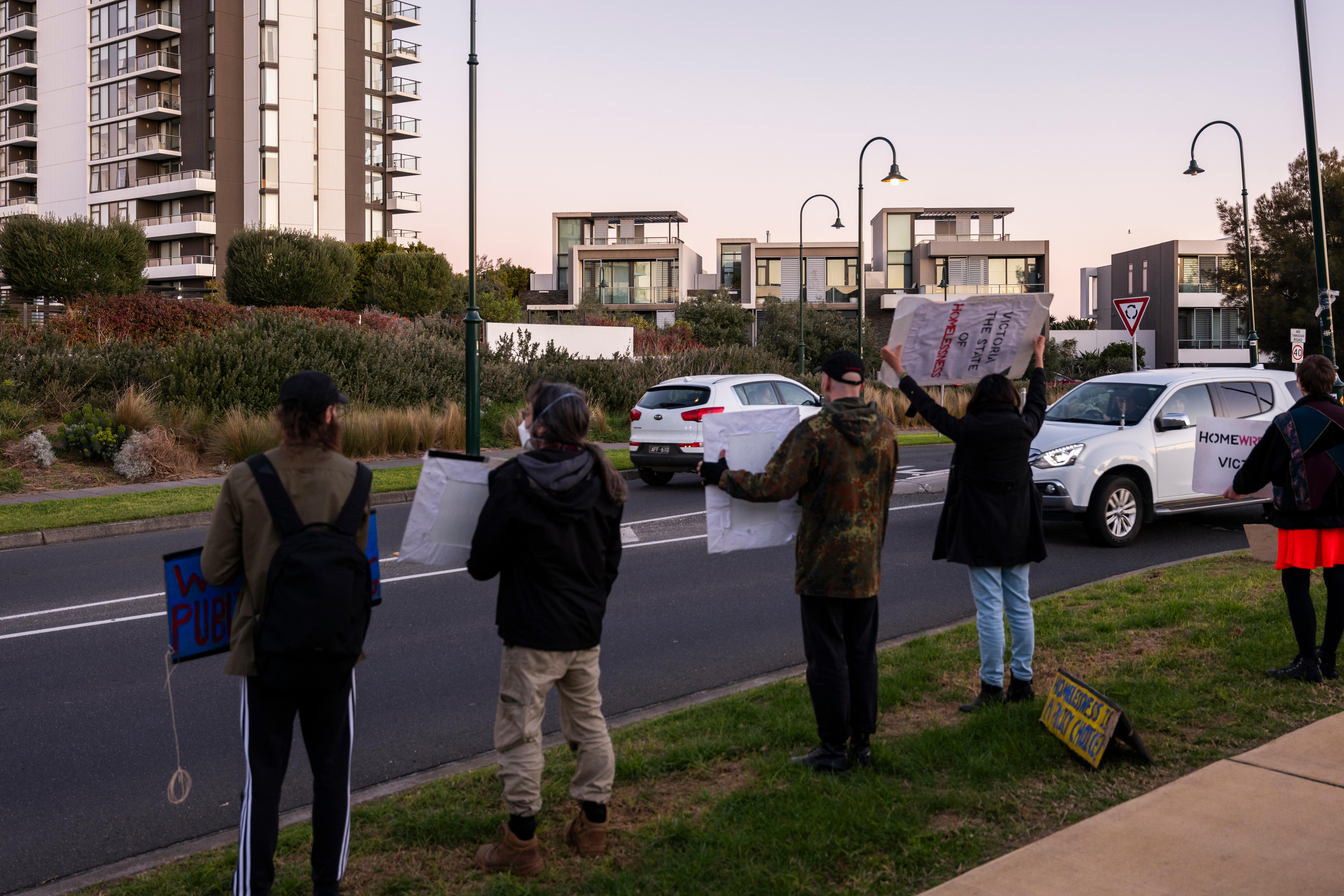 Port Melbourne's Barak Beacon residents fight to protect their homes from redevelopment - ABC News