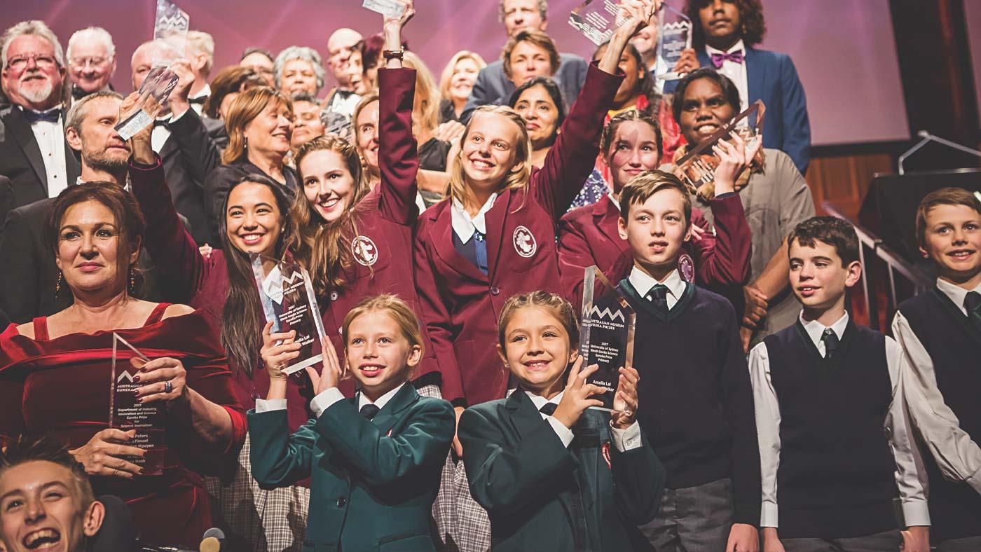 Sleek Geeks 2017 - Behind The News