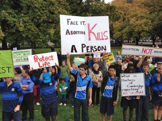 Schools criticised over students' abortion protest - ABC News