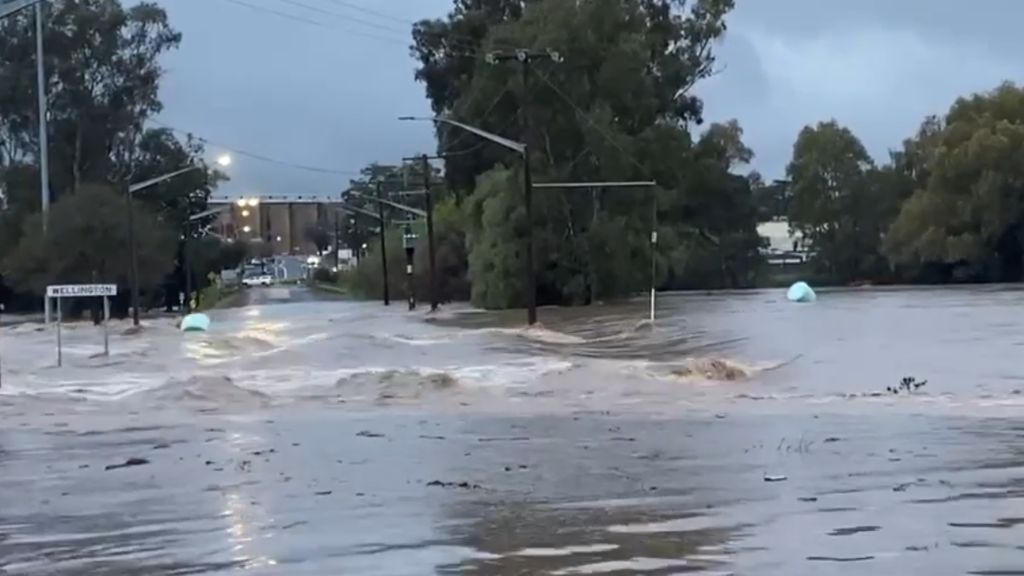 Multiple flood rescues and calls for help in NSW Central West after ...