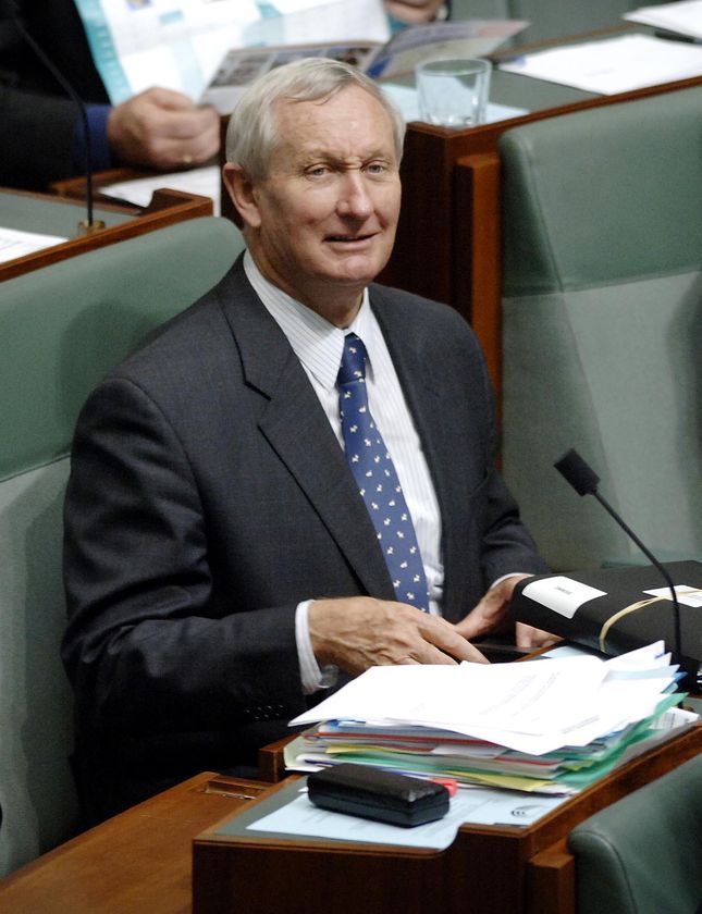 Maranoa MP Bruce Scott makes 'difficult decision' to quit politics at ...