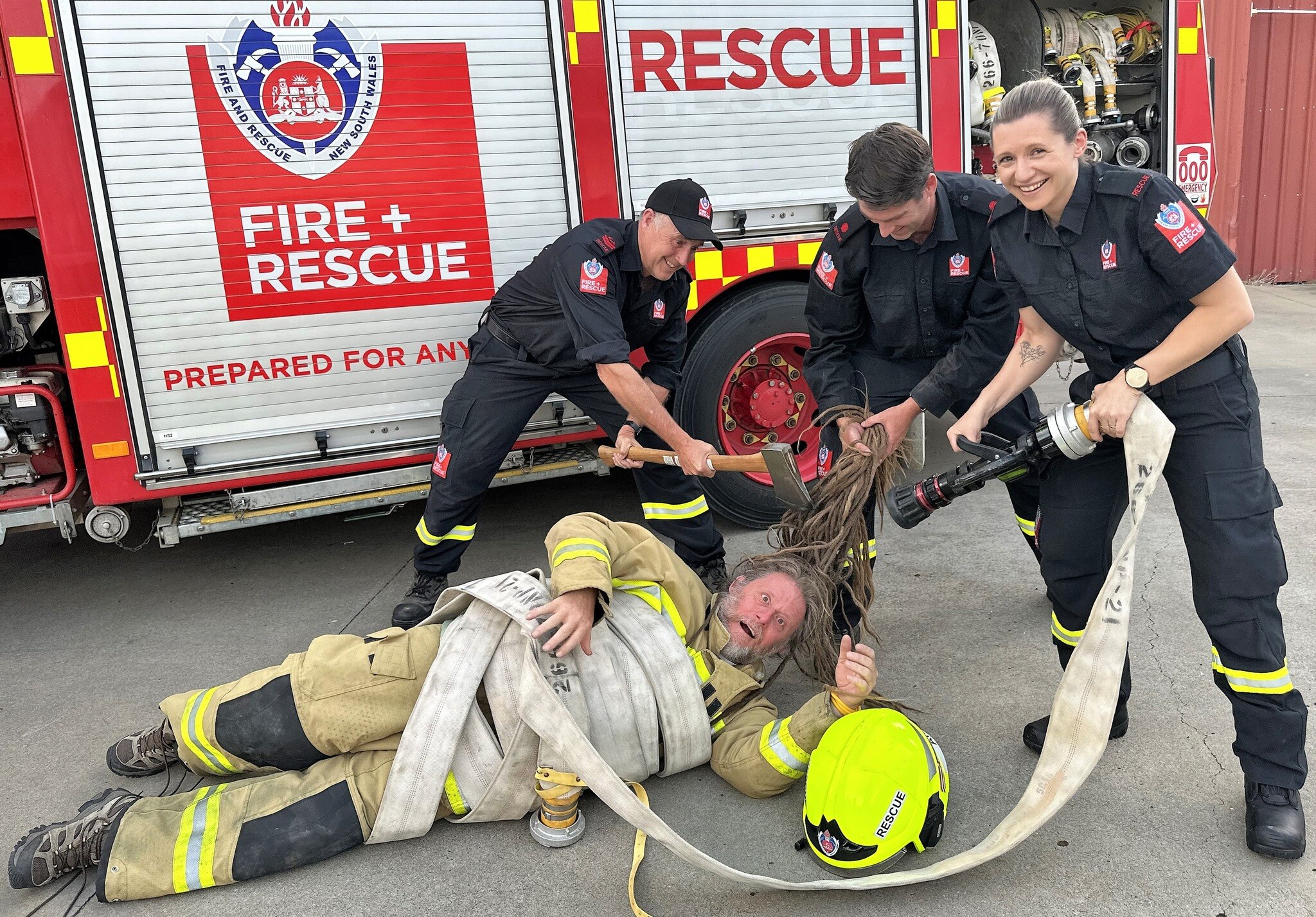 Cootamundra couple chops the mop to raise money for cancer support in ...