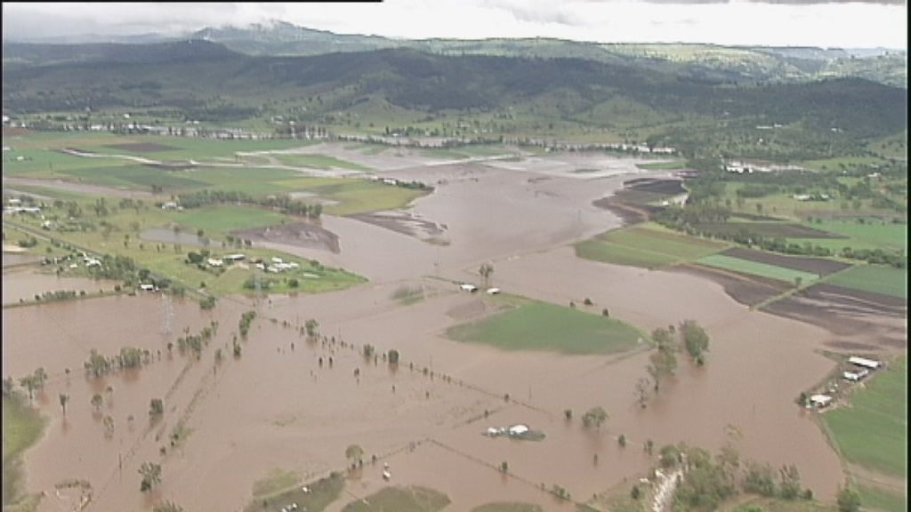 Lockyer Valley hit by floods again - ABC News