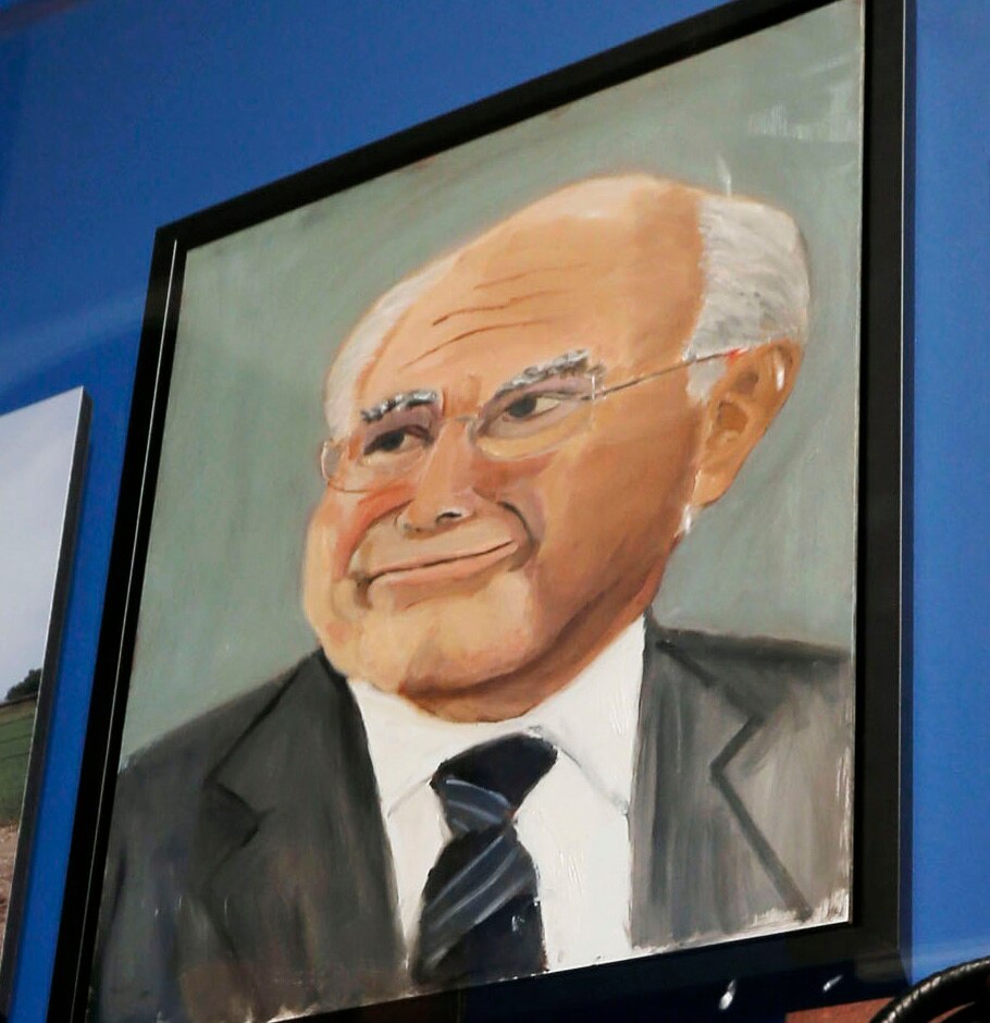 George W Bush unveils portraits of world leaders at presidential ...