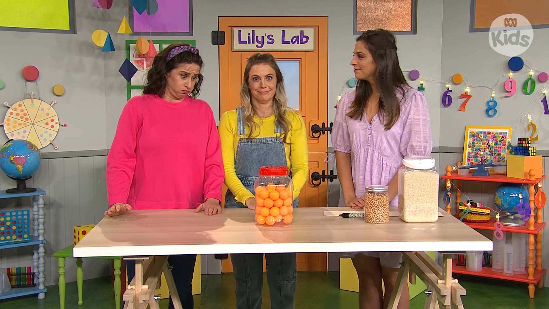 Play School's Marvellous Maths: Find out 'which one holds more' with ...