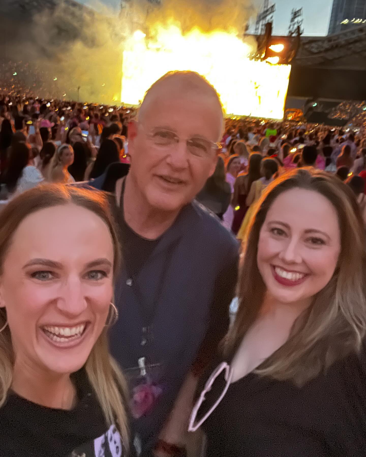 Wollongong teacher meets Taylor Swift's dad - ABC listen