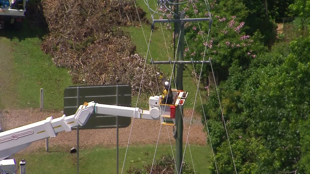 Power restoration underway in Queensland - ABC News