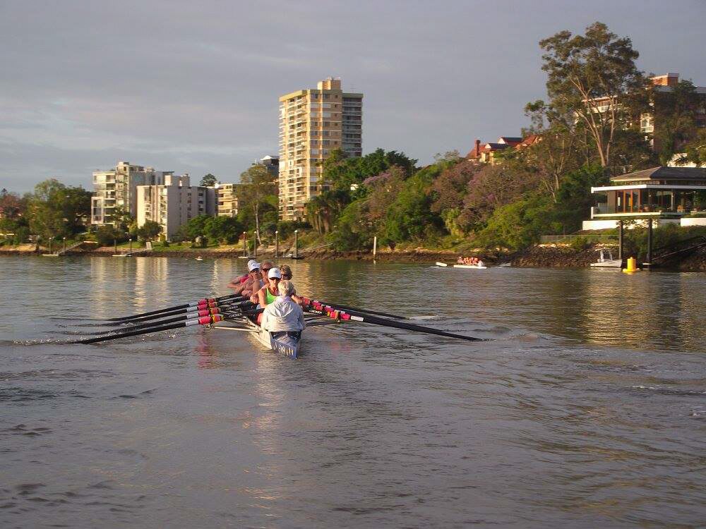 Brisbane rowers help tourists feel welcome while offering unique view ...