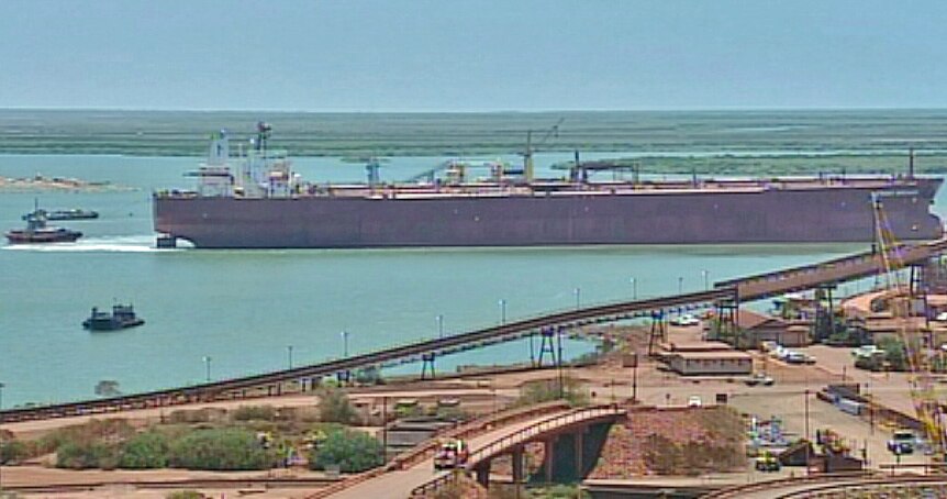 Tugboat engineers threatened with legal action over Port Hedland strike ...