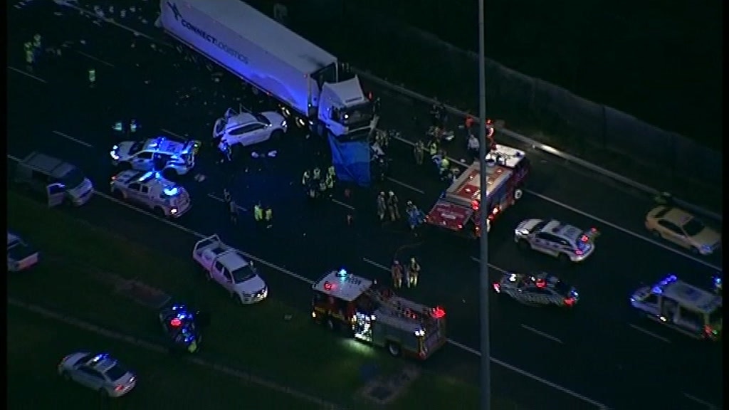 Four police dead after multi-vehicle crash in Melbourne - ABC News