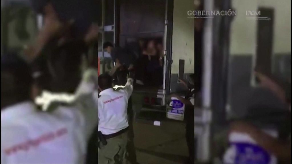 More than 100 unaccompanied minors found in abandoned trailer - ABC News