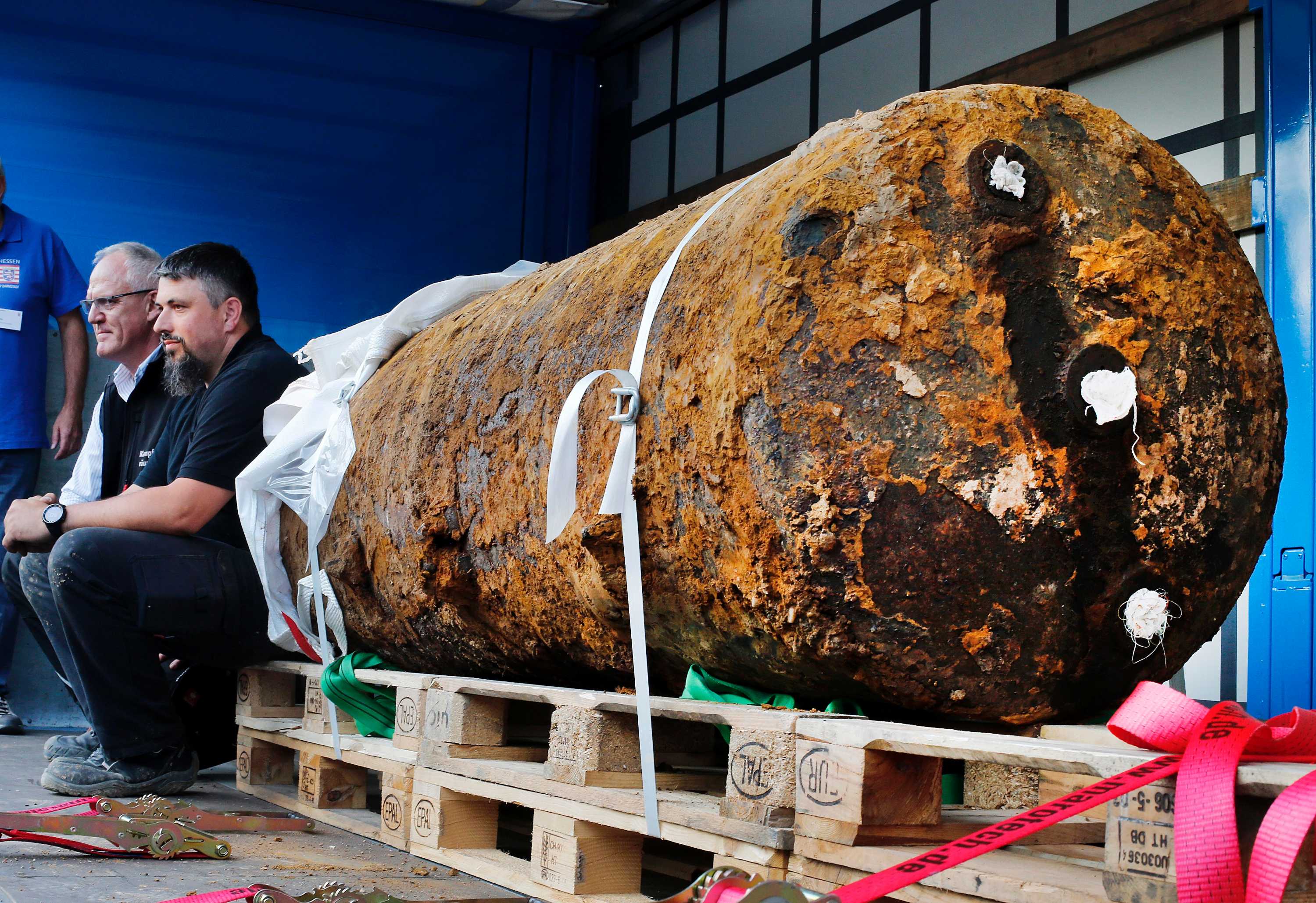 Frankfurt defuses massive WWII bomb following Germany's biggest ...