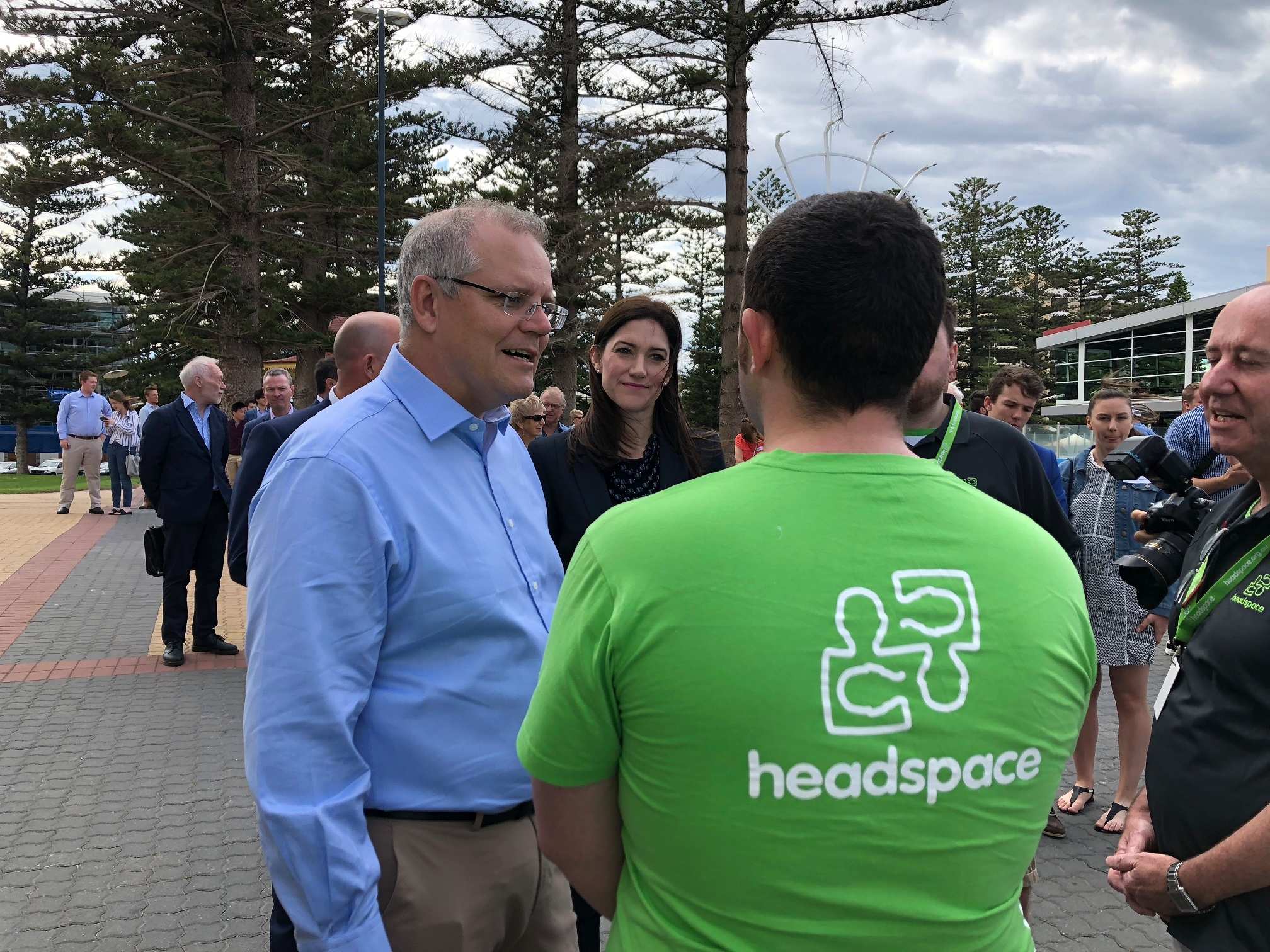 Headspace is 'easy for politicians', but failing Australia's youth ...