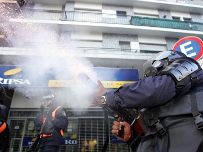 Anti-US protest turns violent in Argentina - ABC News