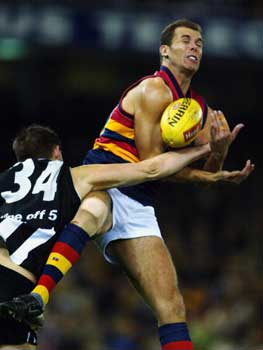 Magpies outplay Crows - ABC News