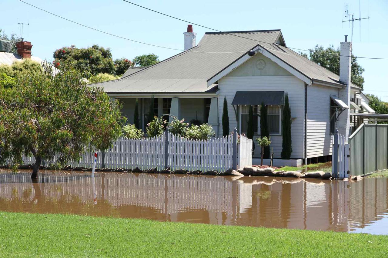 Flood review heads to Rochester - ABC News