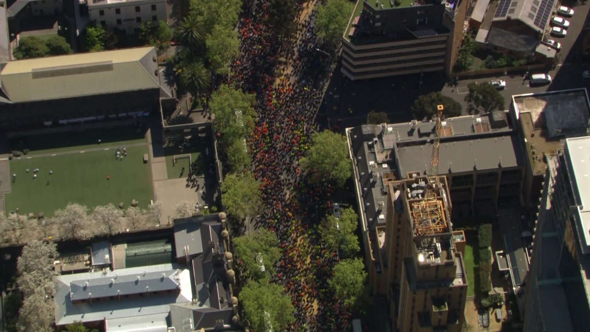 Tens of thousands of construction workers rally in Melbourne and Sydney ...