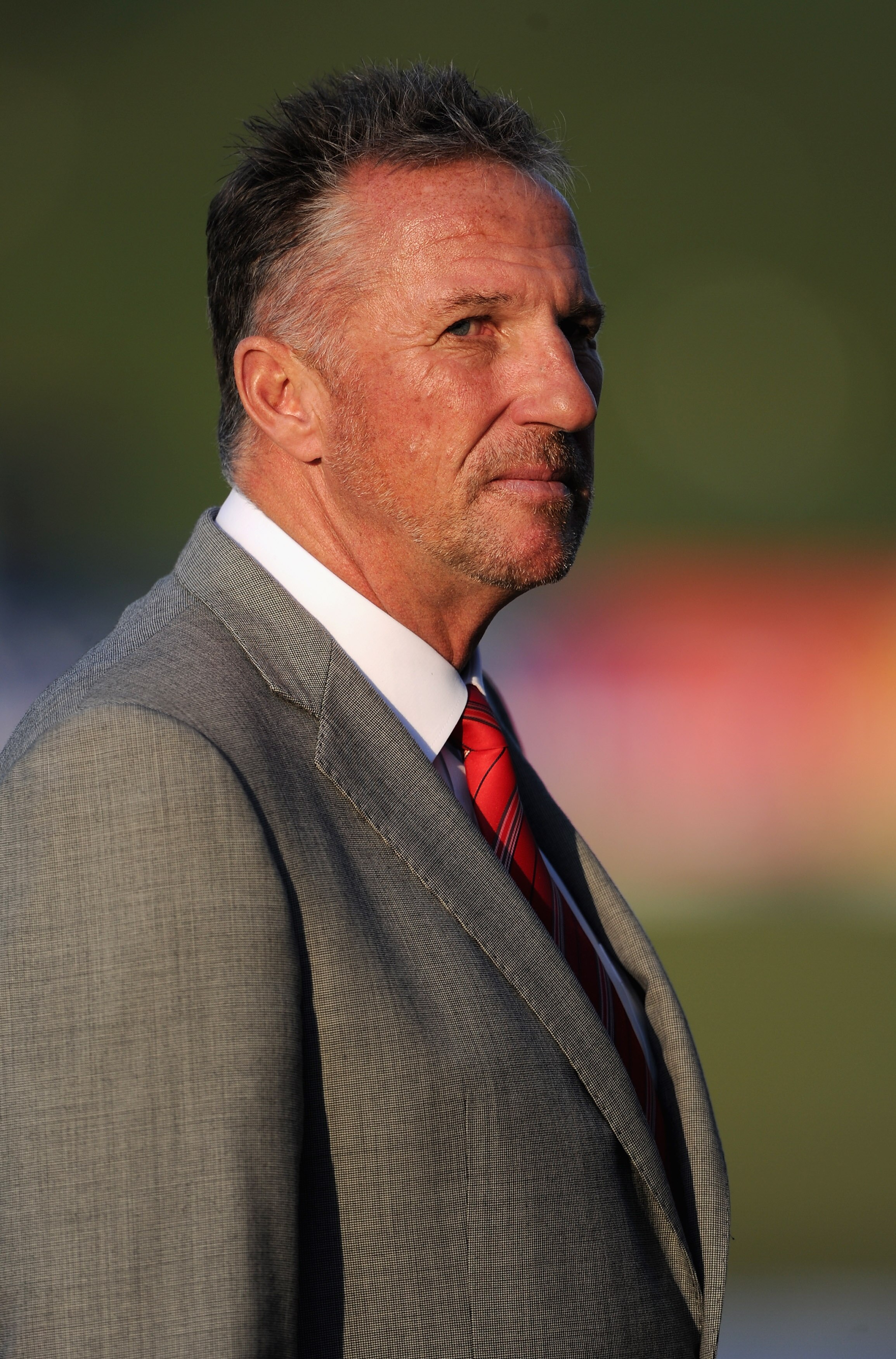 Ashes: Ian Botham backs England to whitewash Australia in both series ...