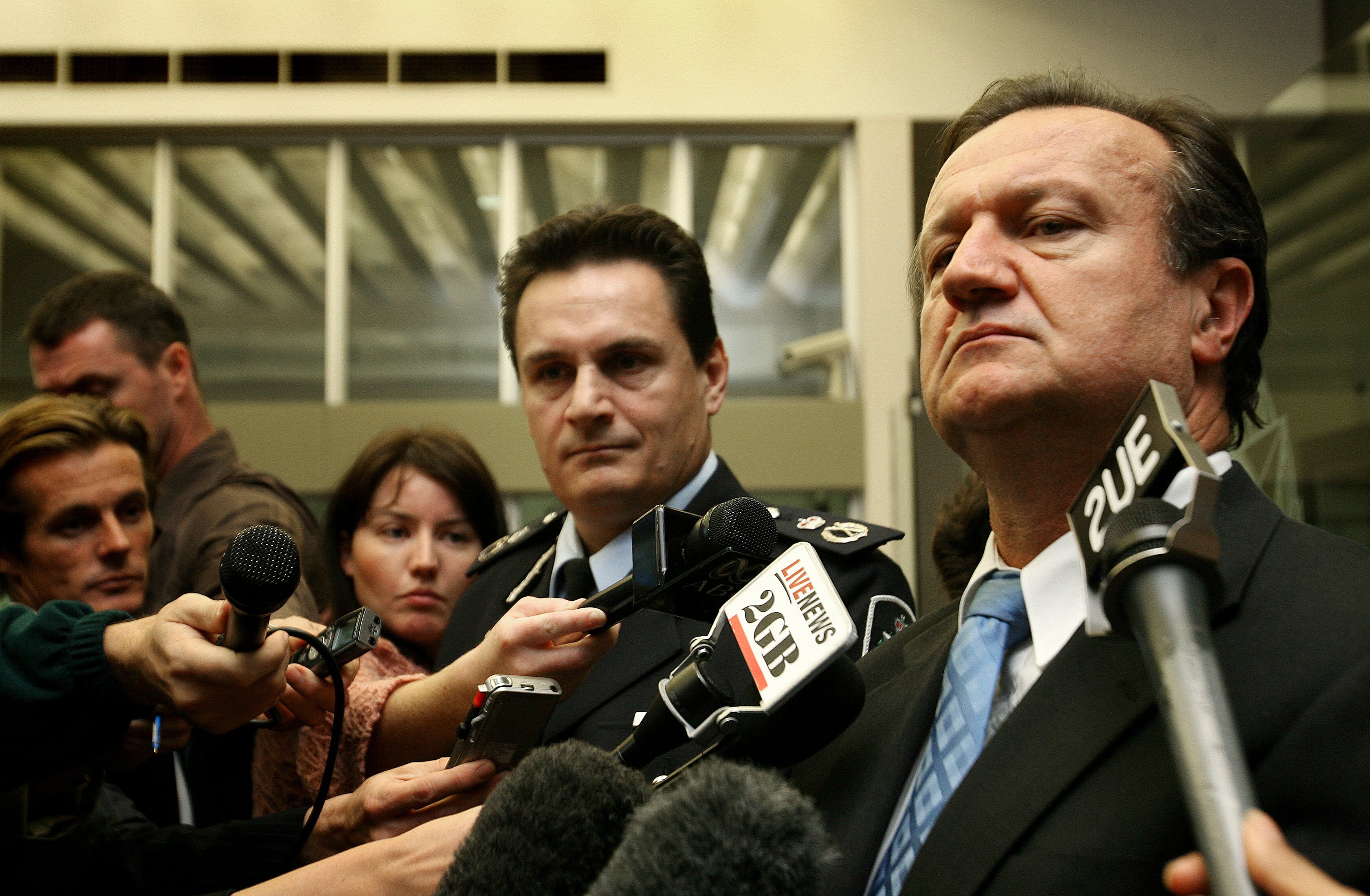 Corrupt cop Mark Standen protected criminals and sabotaged operations ...