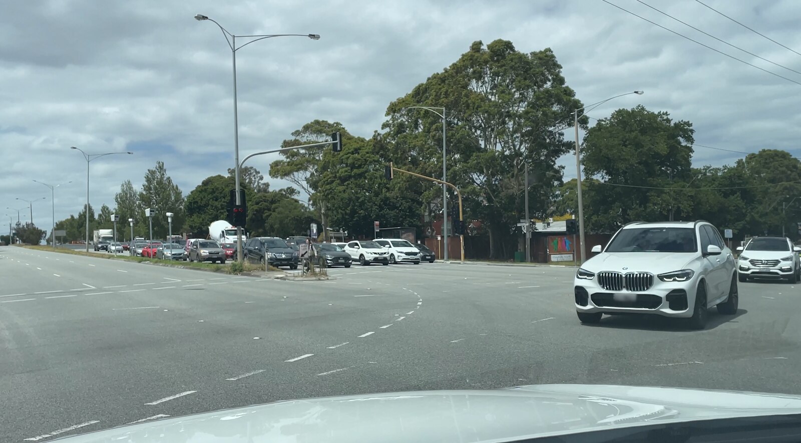 Distracted drivers delaying ambulances from reaching emergencies ...