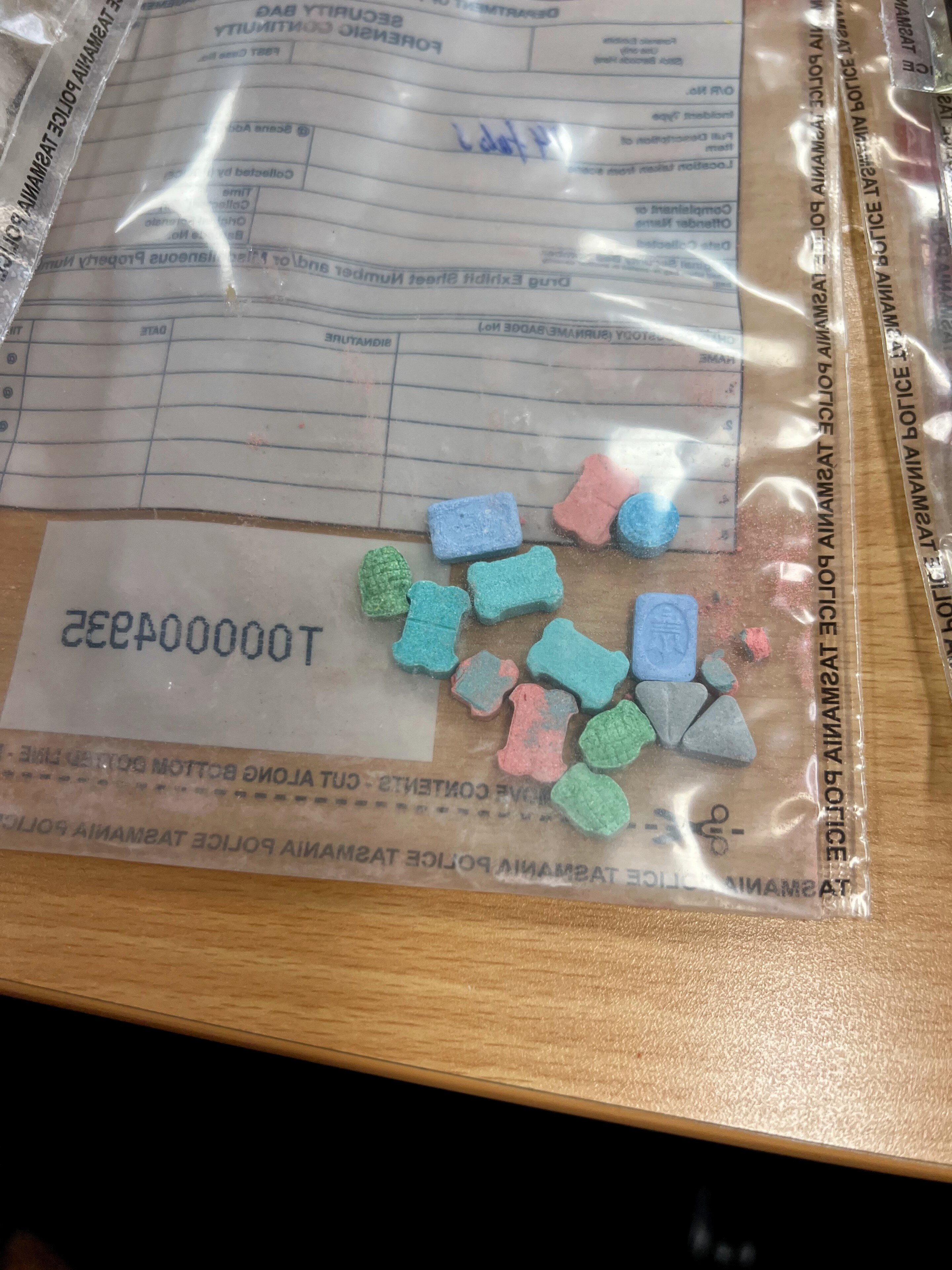 Thousands of MDMA tablets seized in pre-Christmas bust in Tasmanian hotel - ABC News