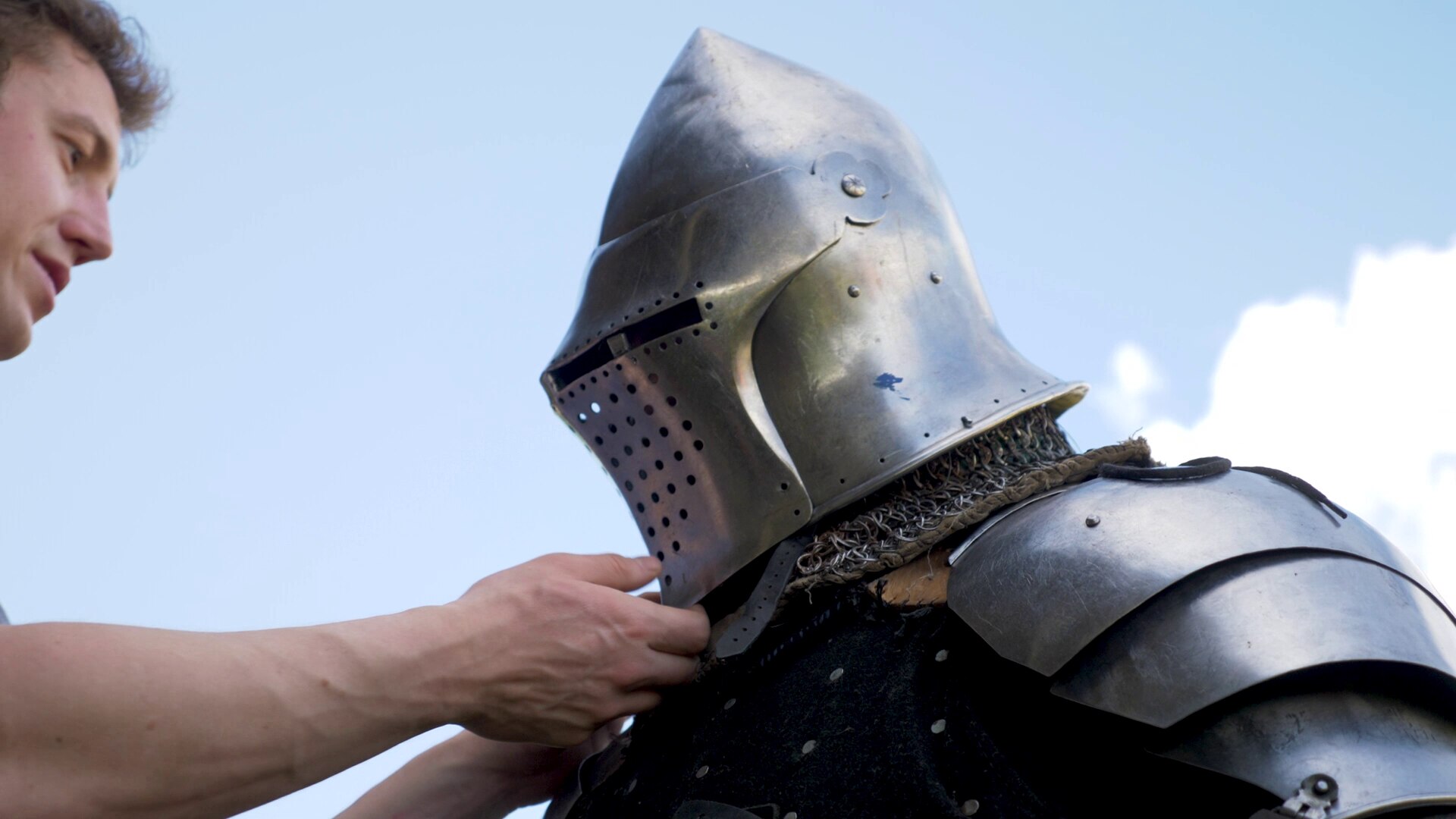 What is the medieval combat sport 'Buhurt' and how can you join the ...