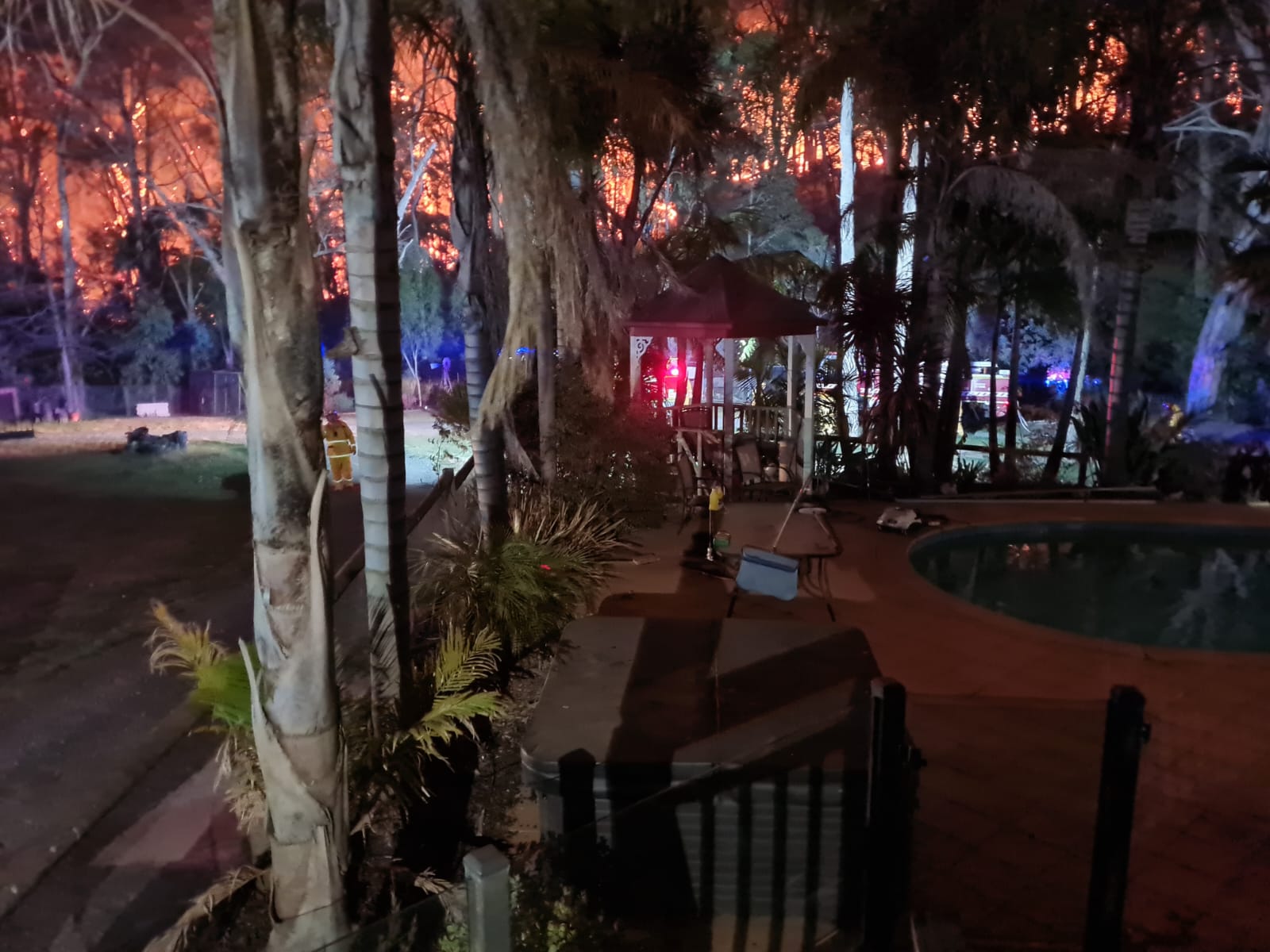 Montrose and Kilsyth bushfire brought under control as rain brings ...