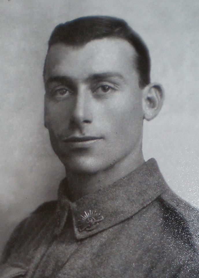 Queensland singer's tribute to her digger grandfather and the Anzac ...