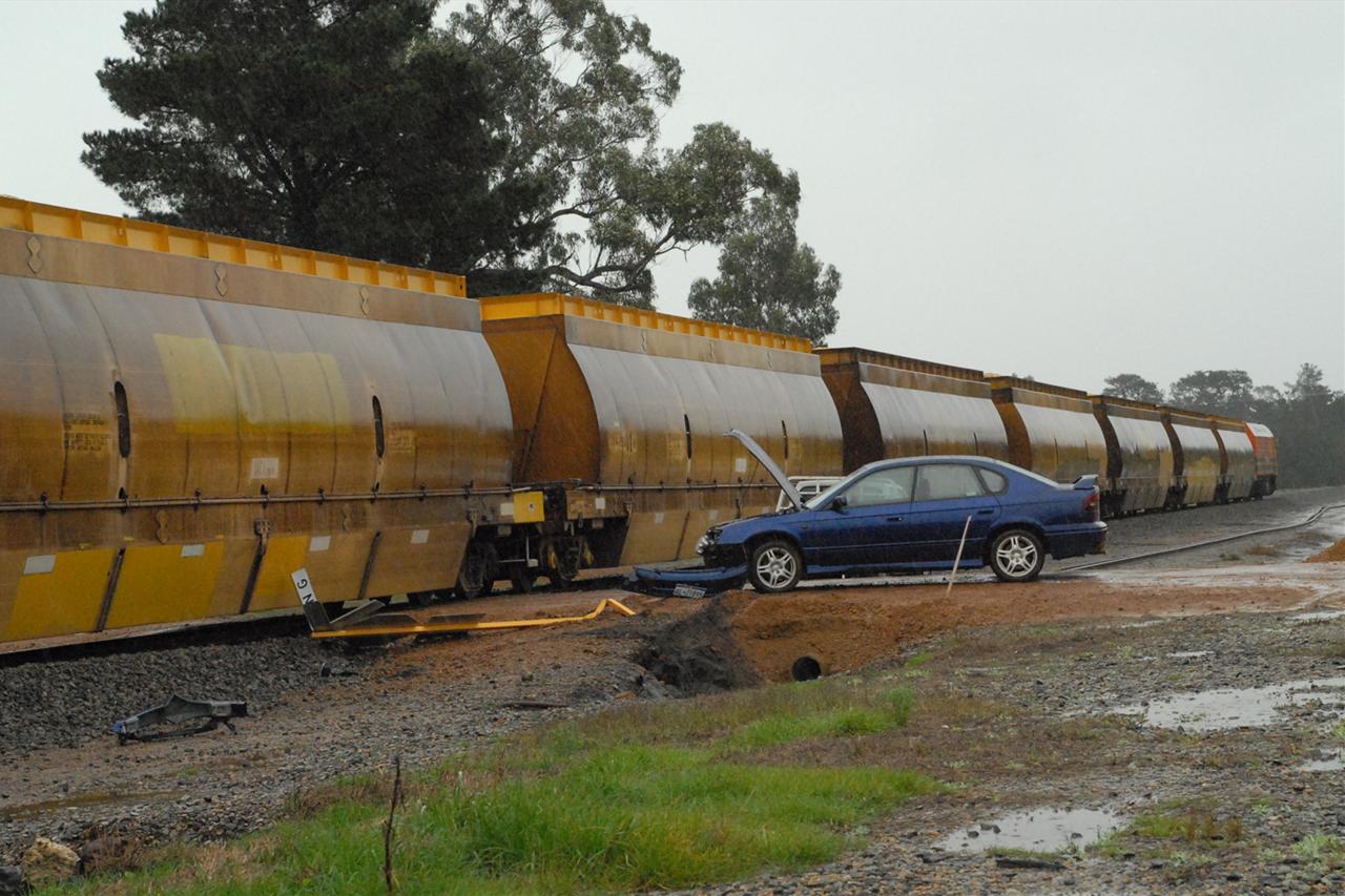 Train smashes into car stuck at crossing - ABC News