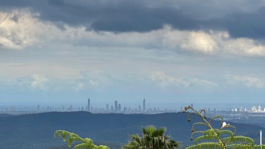 BOM issues warnings as wild storms with large hail whip through ... BOM issues warnings as wild storms with large hail whip through ...