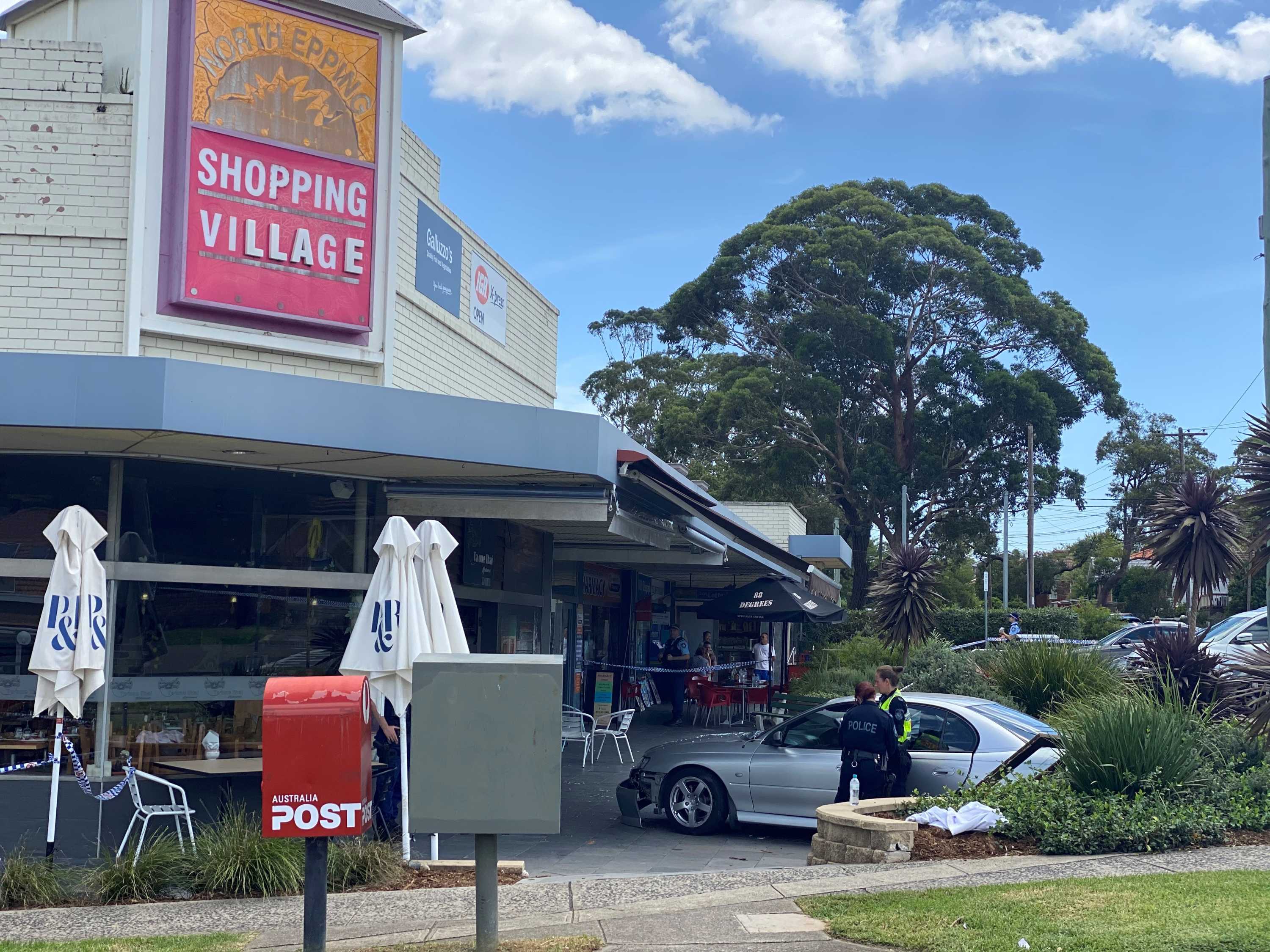 One dead, nine injured after car crashes into Sydney coffee shop - ABC News