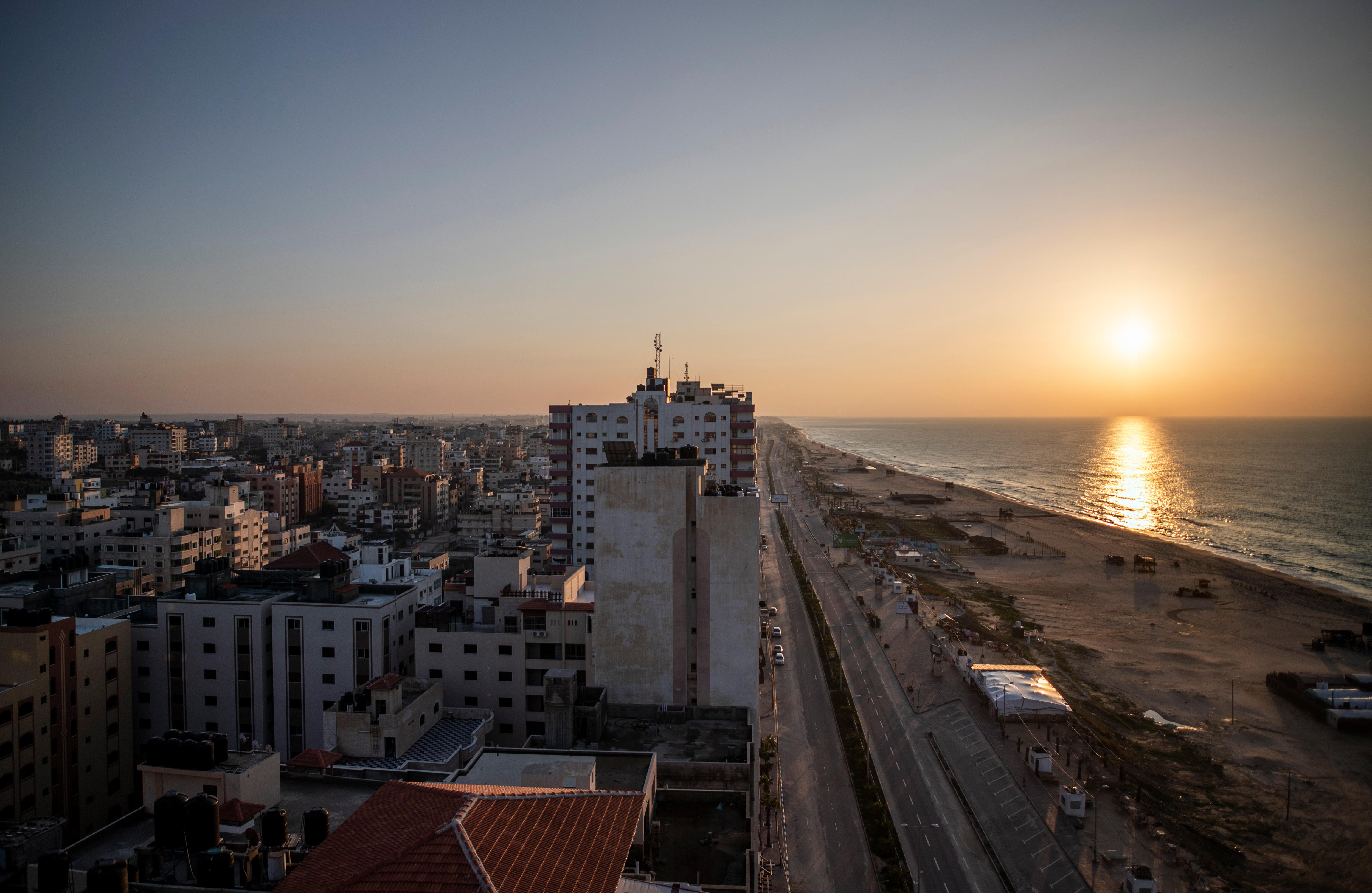 Before and after images show what's left of Gaza after 15 months of war ...