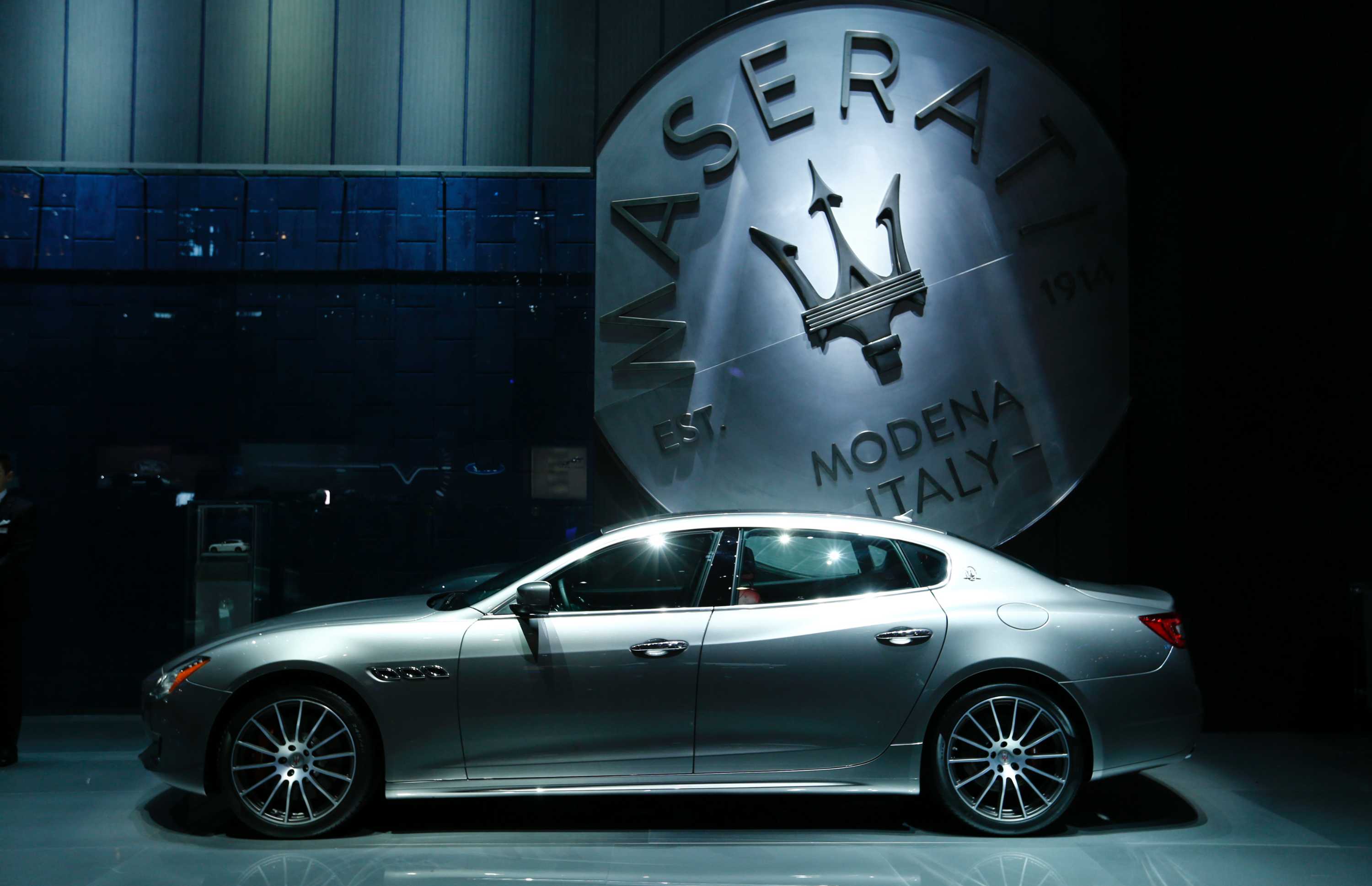 Papua New Guinea outraged over luxury cars for the APEC summit - ABC listen