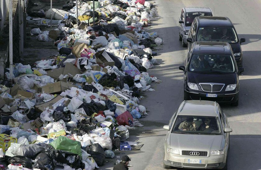 Naples waste linked to death and disease - ABC News
