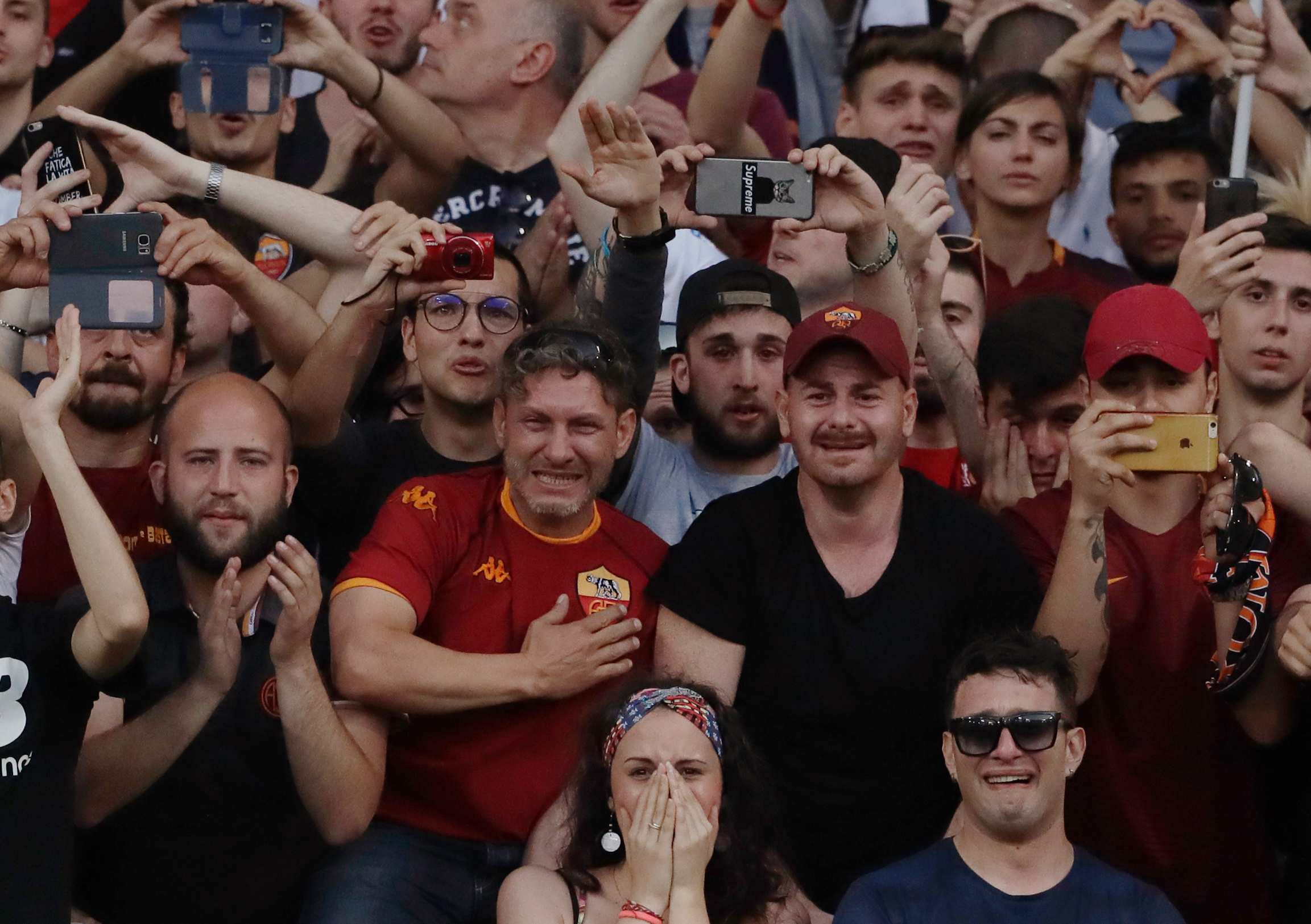 Francesco Totti ends Roma career after 25 years and 786 games in ...