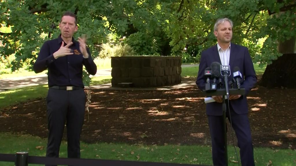 Brett Sutton defends Victoria's five-day lockdown - ABC News