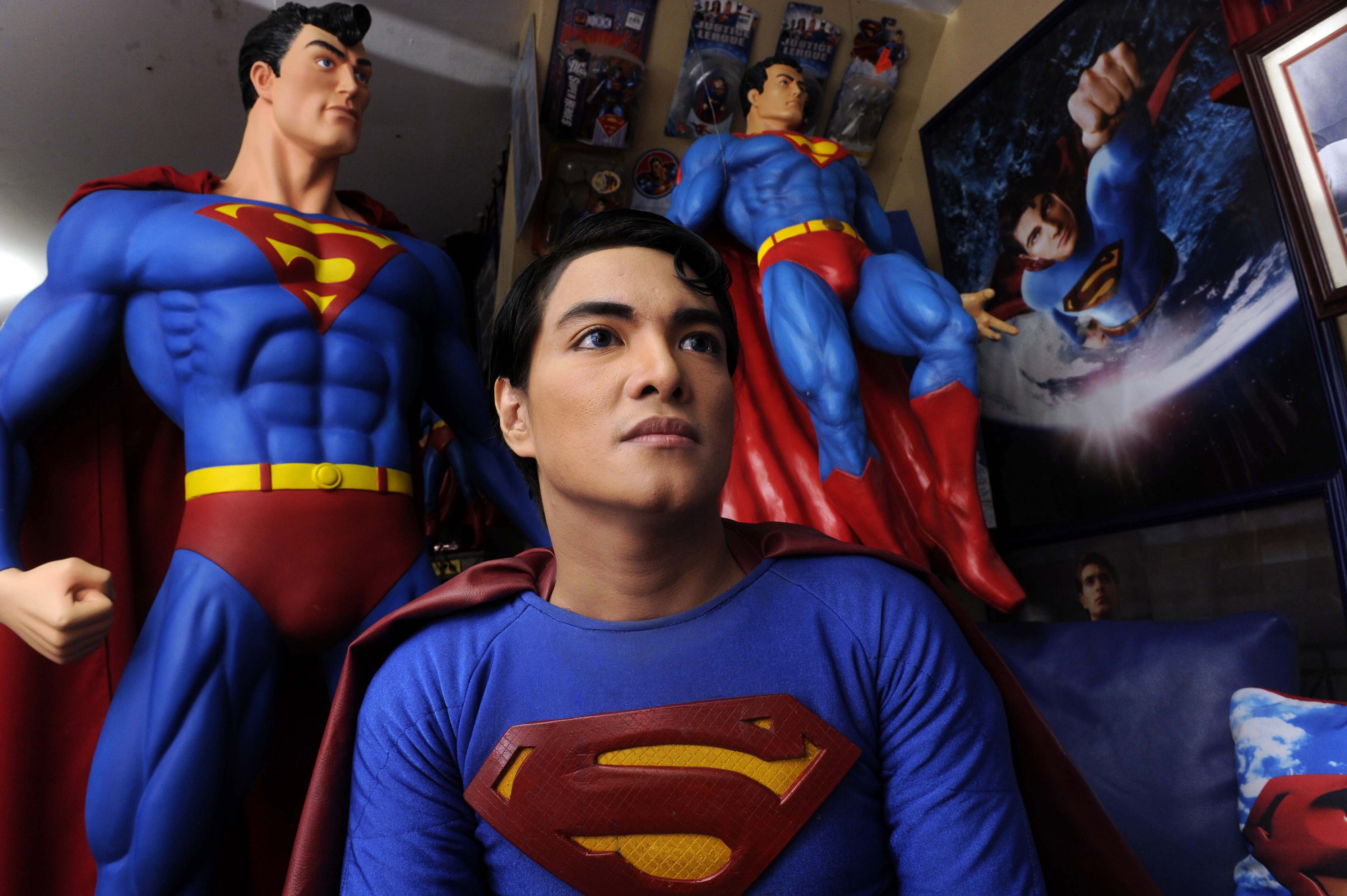 Clark Kent fan undergoes super makeover - ABC News