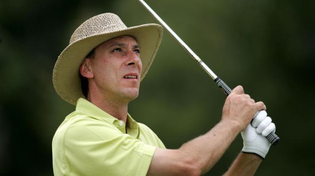 Golf legend Brett Ogle has golden putter returned, 12 years after it ...