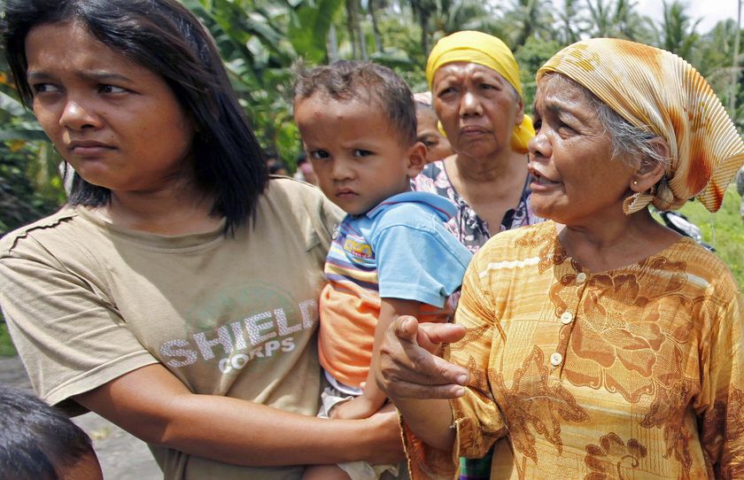 Navy adds weight to Sumatra recovery effort - ABC News