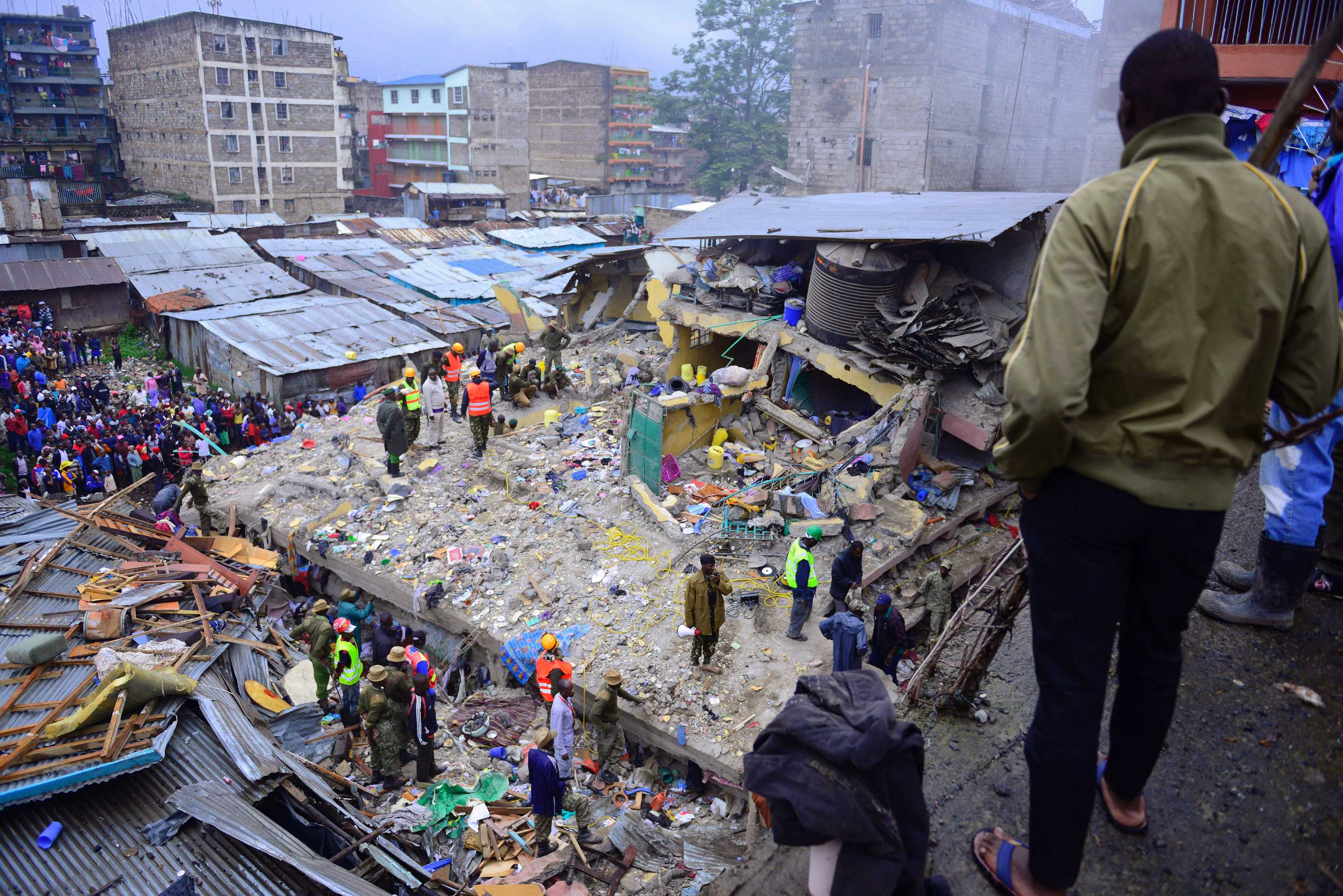 Nairobi building collapse: At least 17 dead, 121 pulled alive from ...