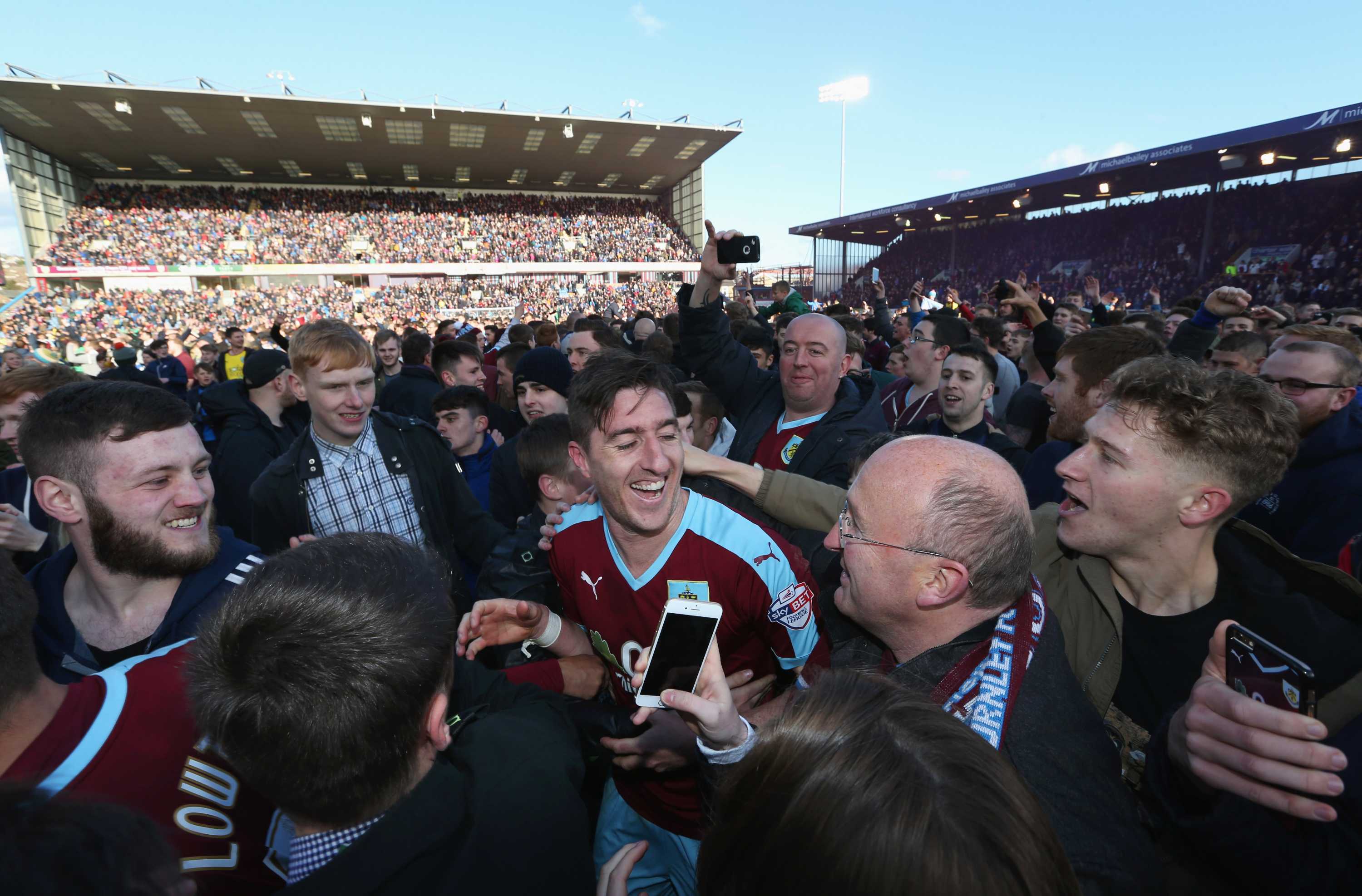 Burnley promoted to Premier League after beating Queens Park Rangers in ...