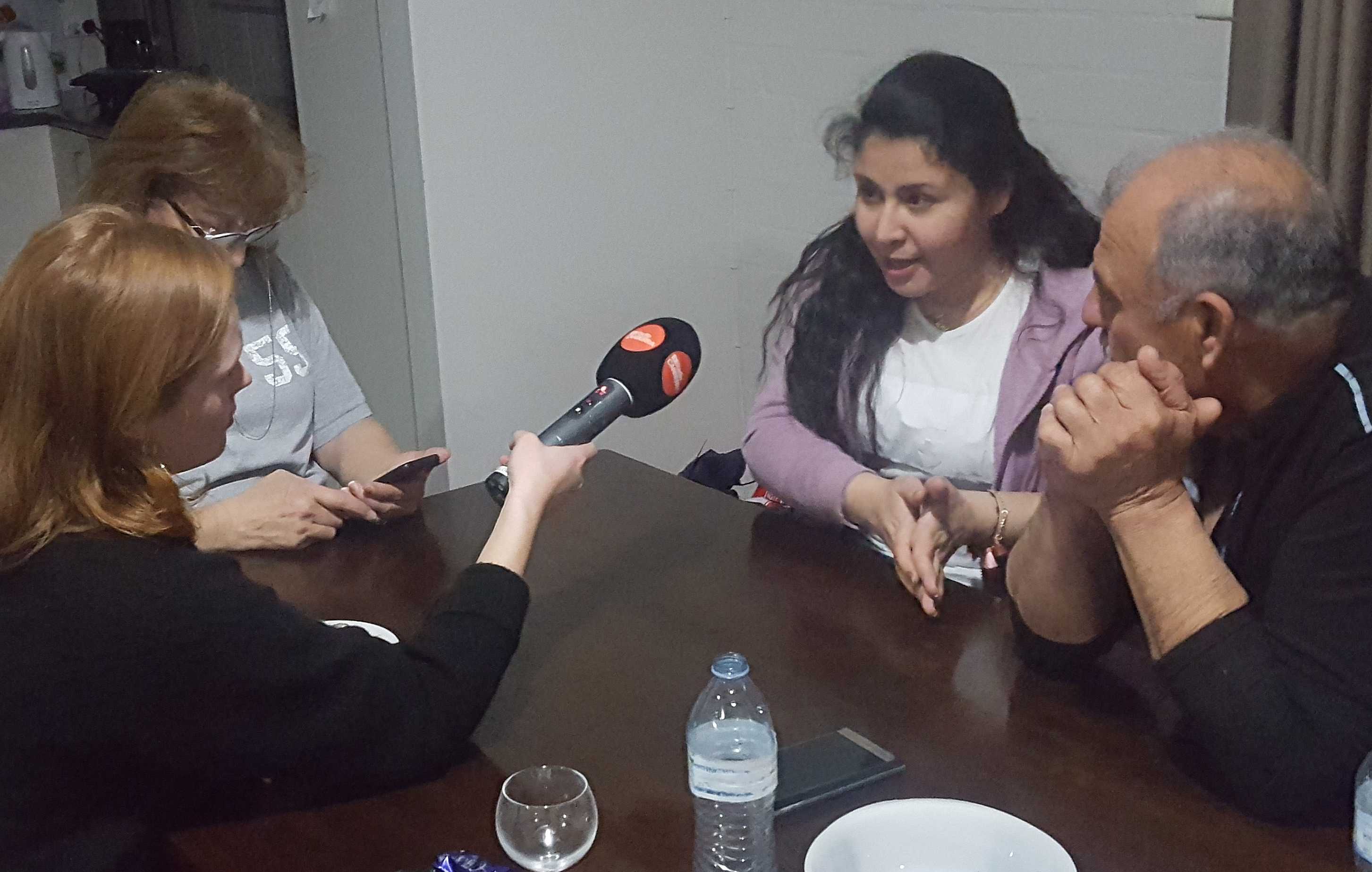 Language App: Syrian family using Google Translate to learn English in ...