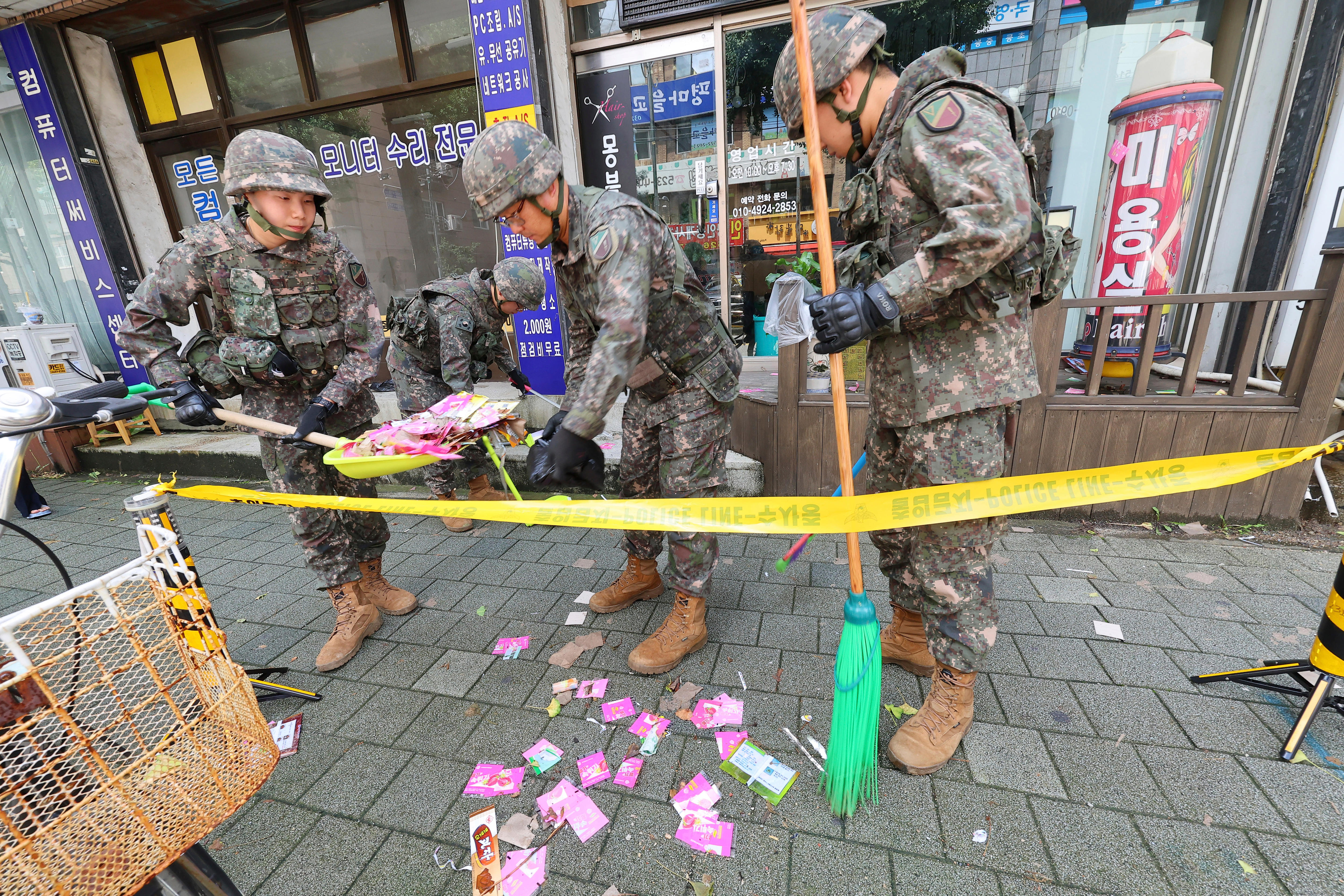 North Korean rubbish-carrying balloon hits South Korean presidential ...