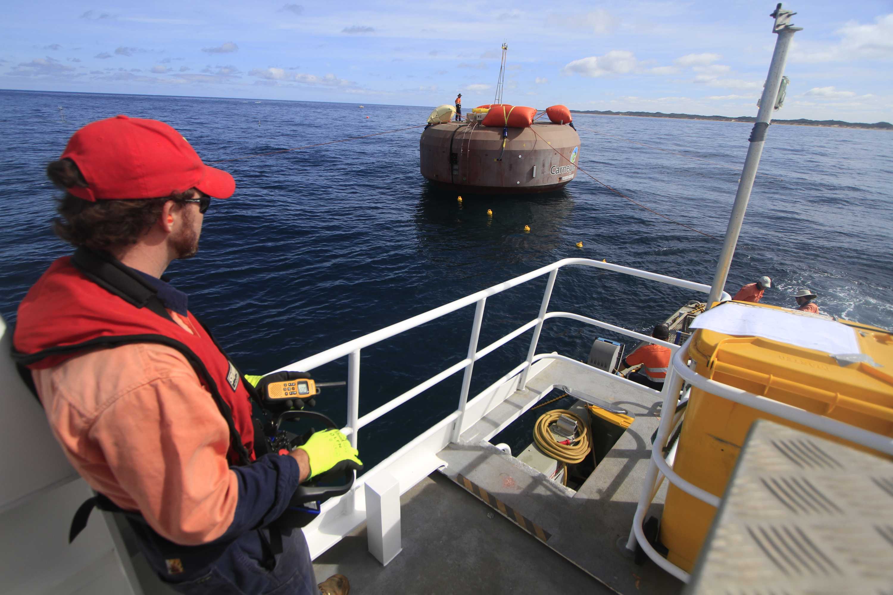 Perth wave energy project producing power and fresh water - ABC listen