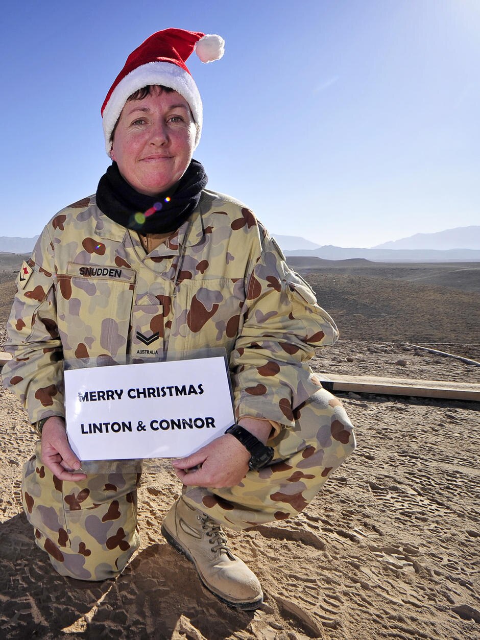 Christmas messages pay tribute to troops - ABC News