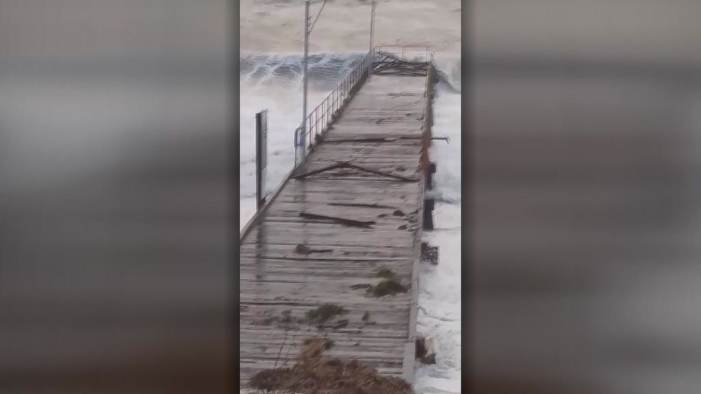 Normanville jetty damaged during SA storm - ABC News